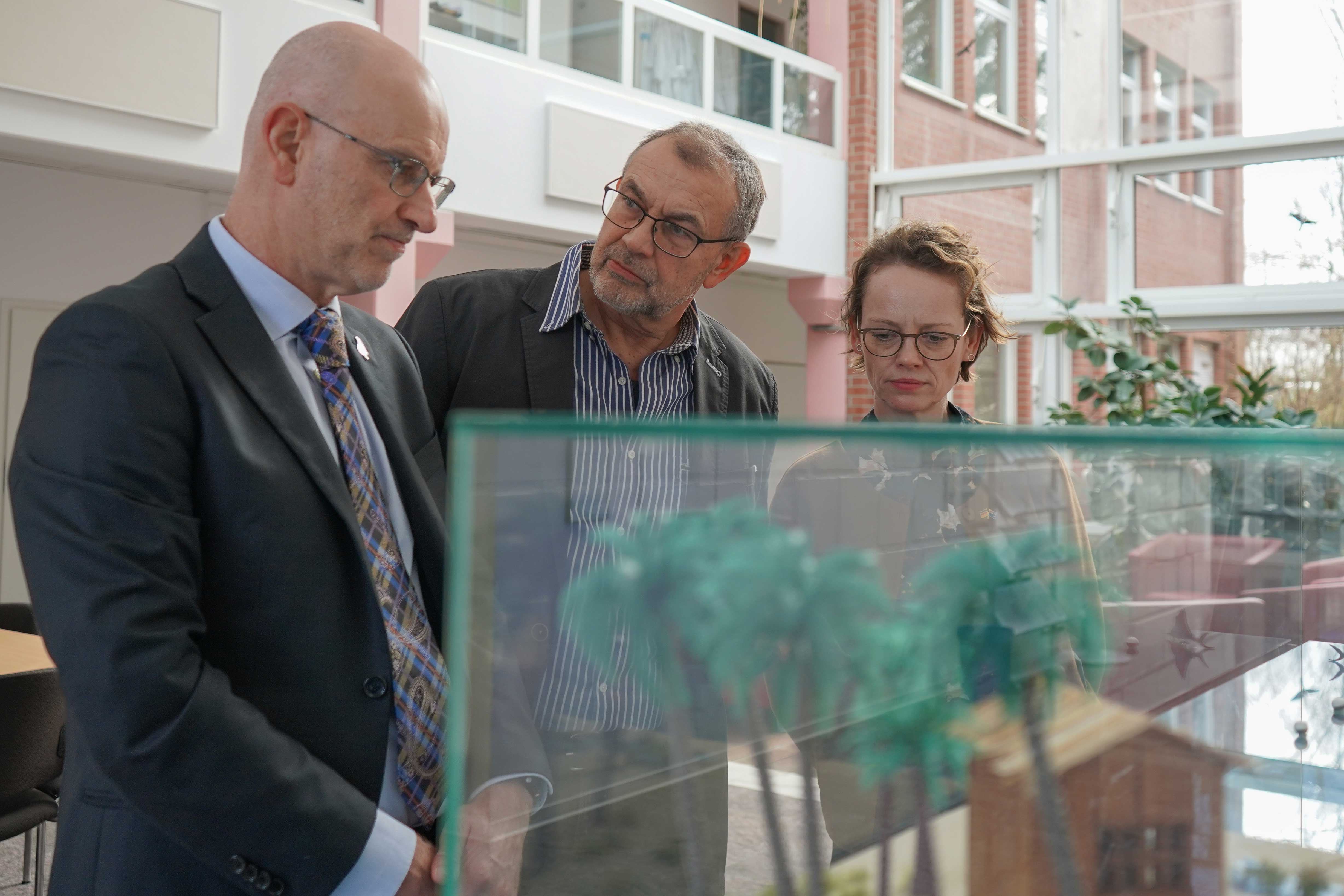 Neuseeländischer Botschafter S.E. Craig Hawke besucht das ZMT