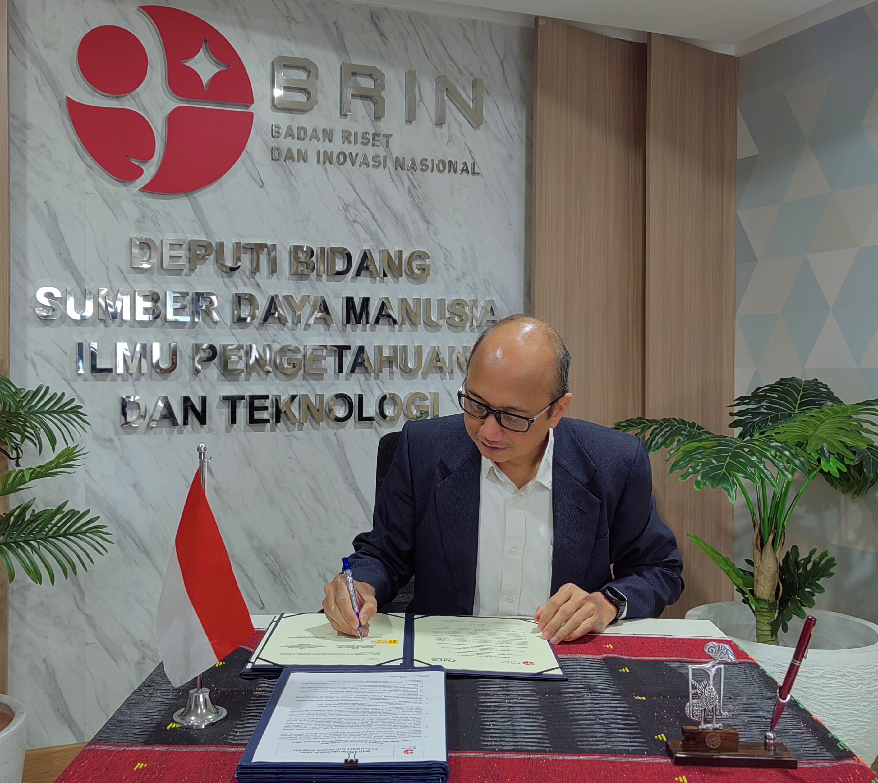 Absichtserklärung unterzeichnet: ZMT und indonesische Forschungsbehörde ...
